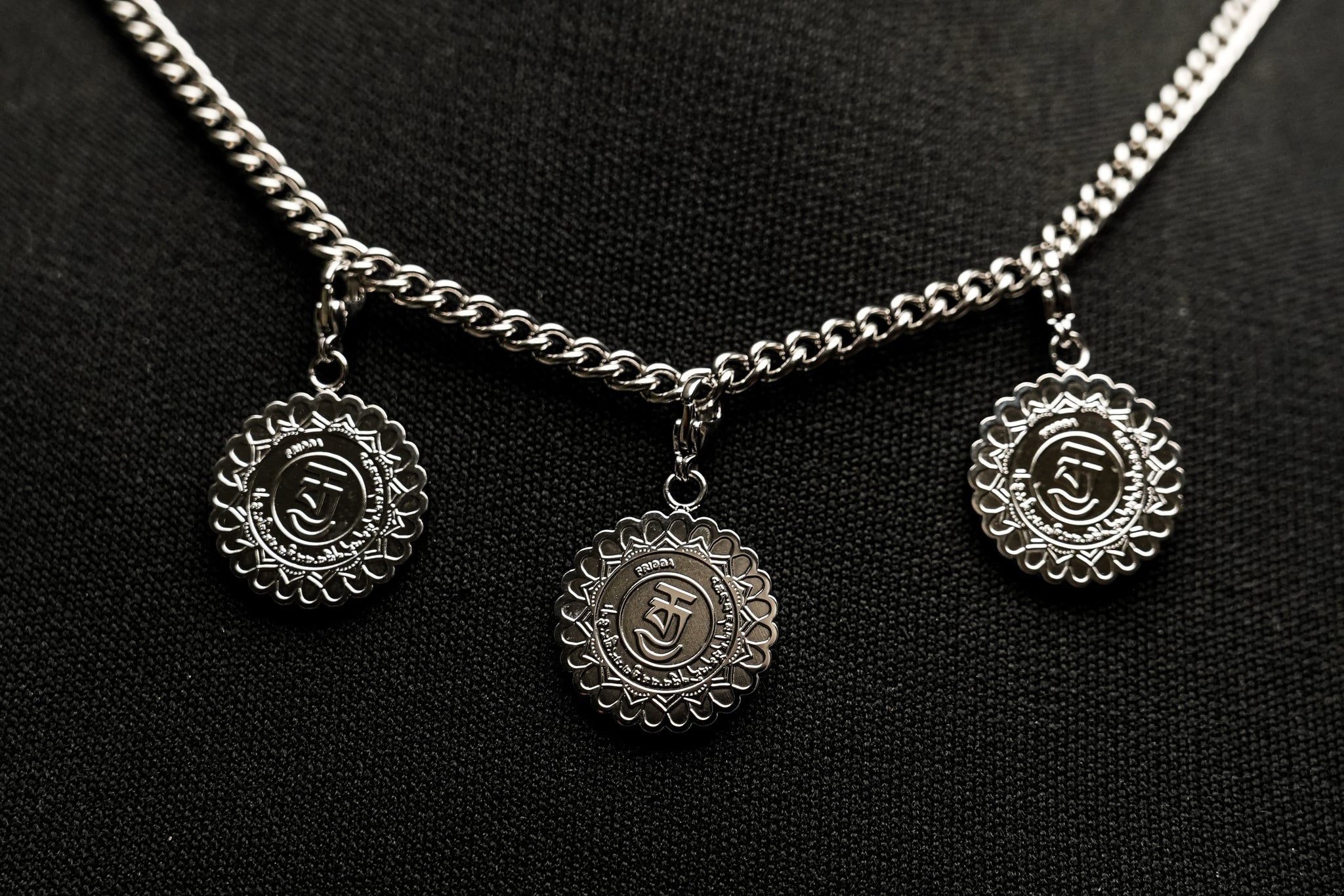 Rhino & Elephant / Anti-Robbery Pendant – Frigga PH